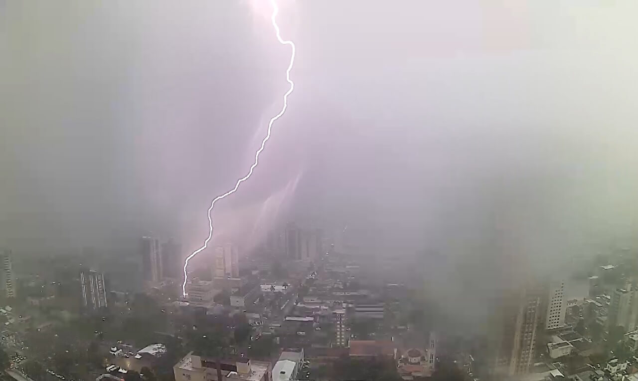 Temporal com raios em Campo Grande/MS. Veja o vídeo exclusivo! - Clima ...