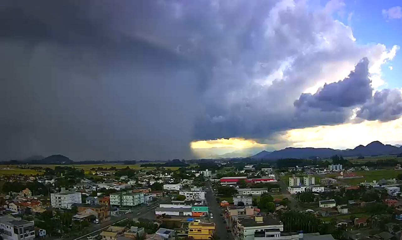 Temporal e chuva intensa em Turvo/SC. Confira o vídeo exclusivo ...