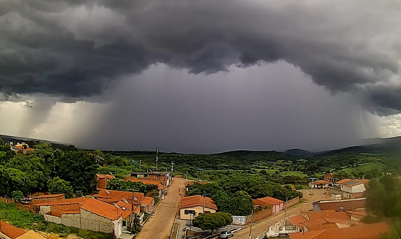 Formação de chuva intensa em Abaiara, Mauriti e Brejo Santo no Ceará ...